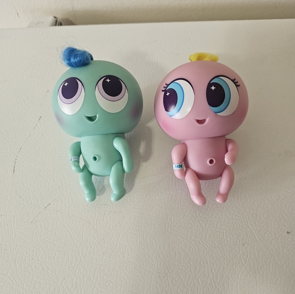Toys | Original Distroller Neonato Alien Baby Dolls Set Of 2 211 | Poshmark